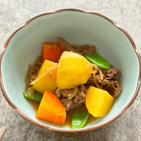 Nikujaga ( 肉じゃが – Japanese Beef and Potato soup)
