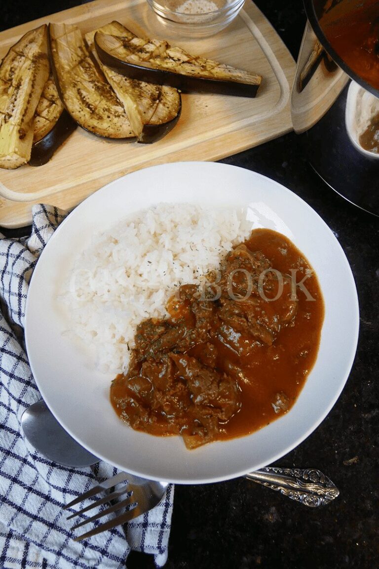 Hayashi Rice Recipe ( ハヤシライス – Japanese Hashed Beef Stew)