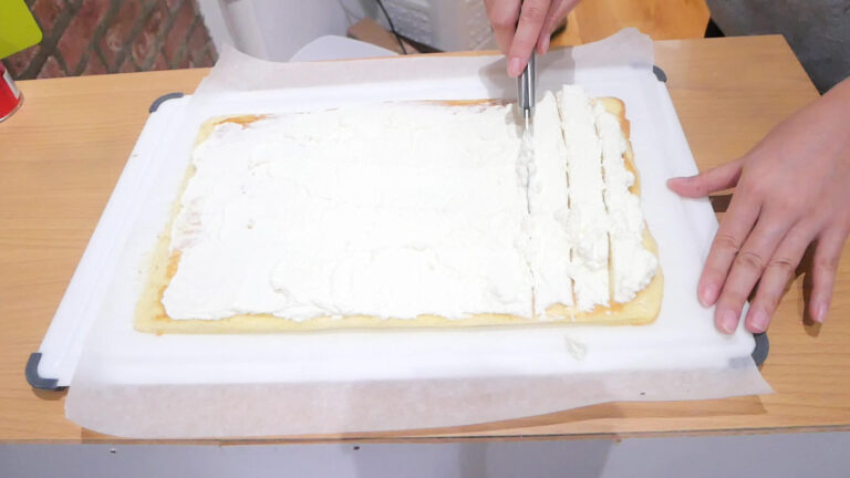 Basic Roll Cake ( 基本のロールケーキ – Japanese Swiss Roll)
