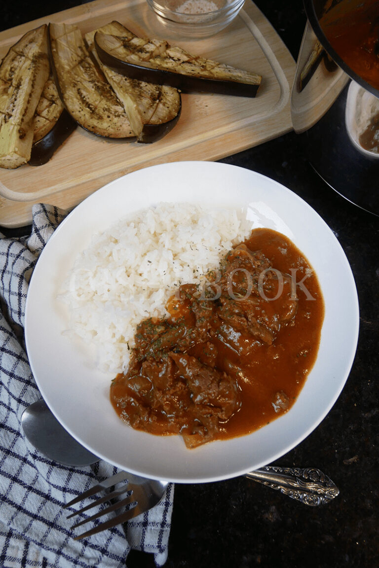 Hayashi Rice Recipe ( ハヤシライス – Japanese Hashed Beef Stew)