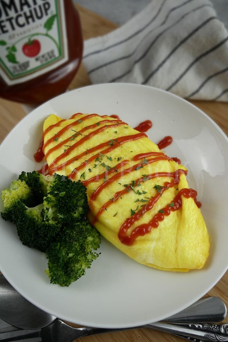 Restaurant Omurice Recipe (オムライス – Japanese Rice Omelette)