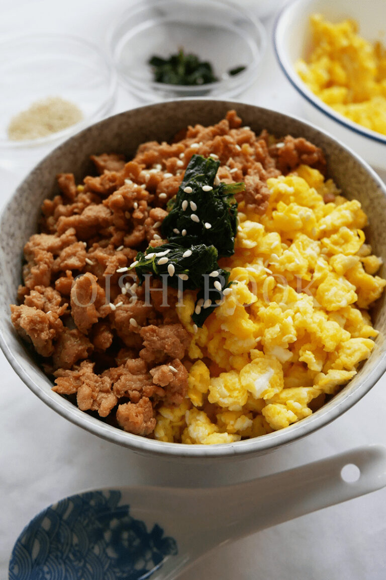 Soboro Don (そぼろ丼 : Ground Chicken Bowl)