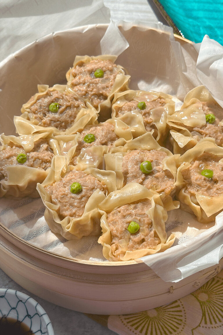 Shumai (シューマイ : Steamed Pork Dumplings)